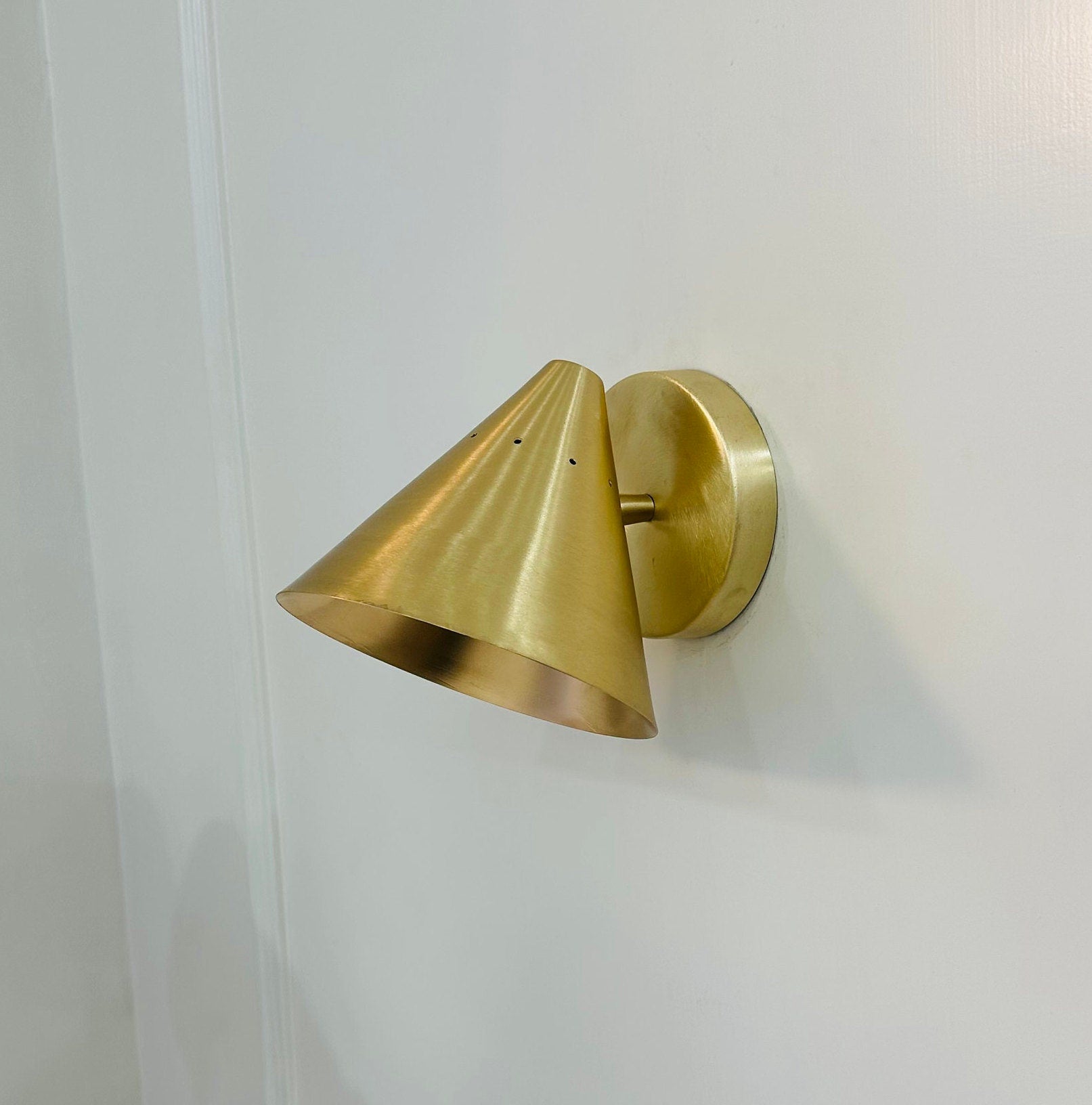 Handcrafted Modern Decorative Wall Scone - Graham Decors – Graham Decors